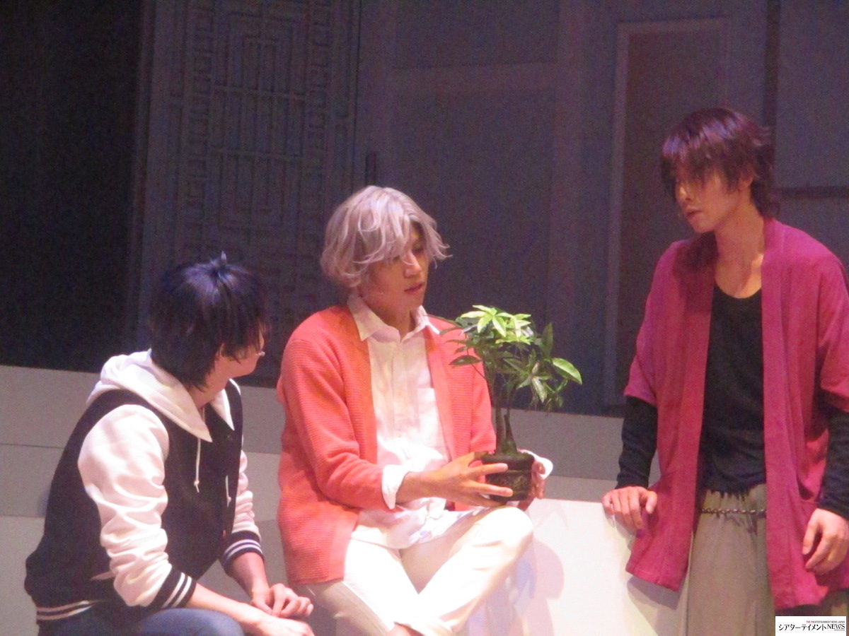 2.5 次元ダンスライブ「ALIVESTAGE」 Episode 1『Let us go singing as far as we go:the road will be less ...