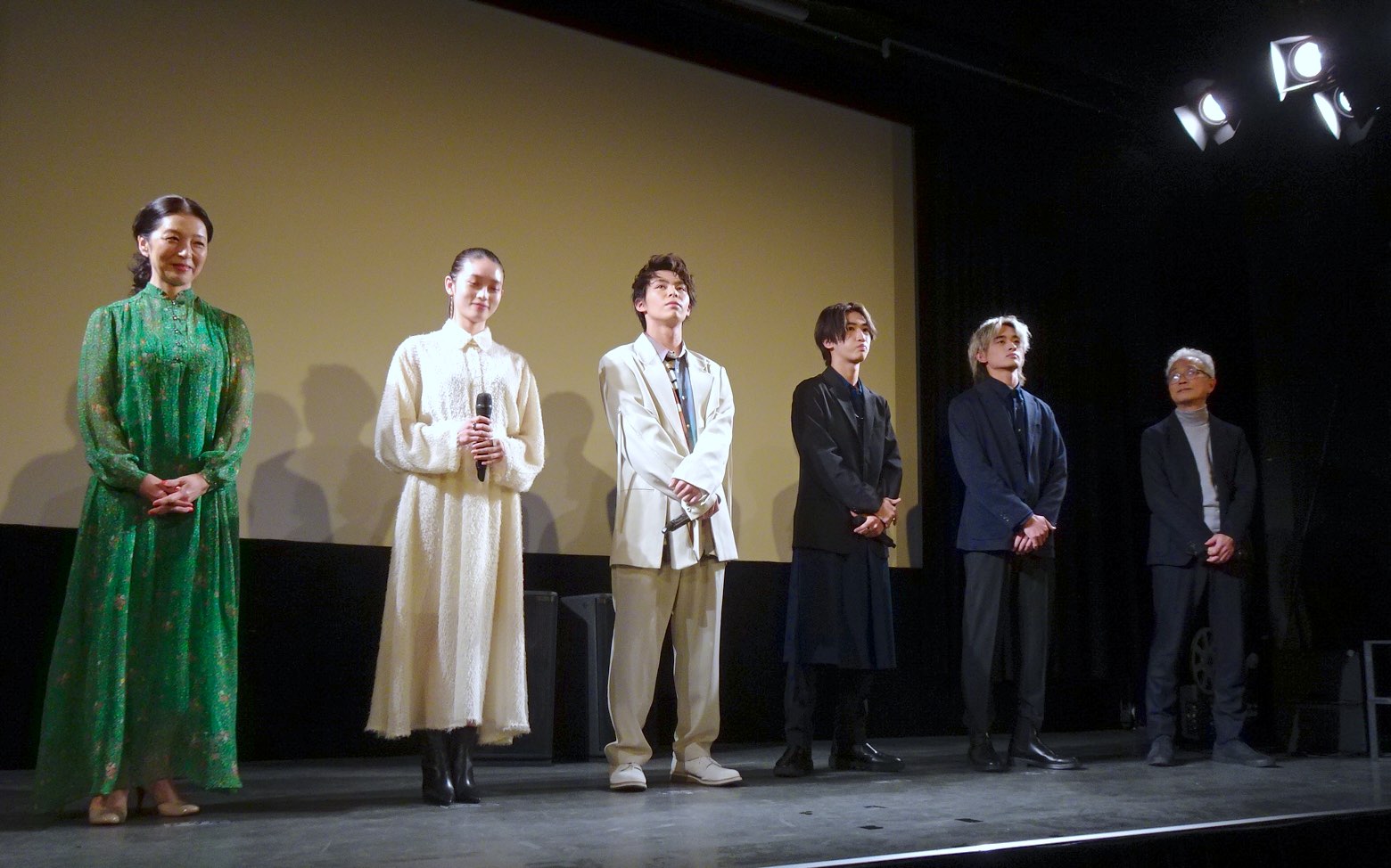 70年代青春グラフィティ！ 映画『Single8』完成披露上映会。8mm映画作りに情熱を燃やす高校生たちの「ごっこ が 自分の表現 に変わっていく日々」の恋と友情が_ | シアターテイメントNEWS